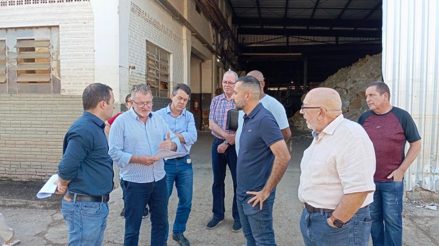 Prefeito Vanazzi acompanha a retomada de produção da empresa PSA ...